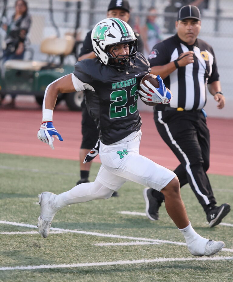 Wildcats Roll Over Roosevelt | MidValleySports.Com